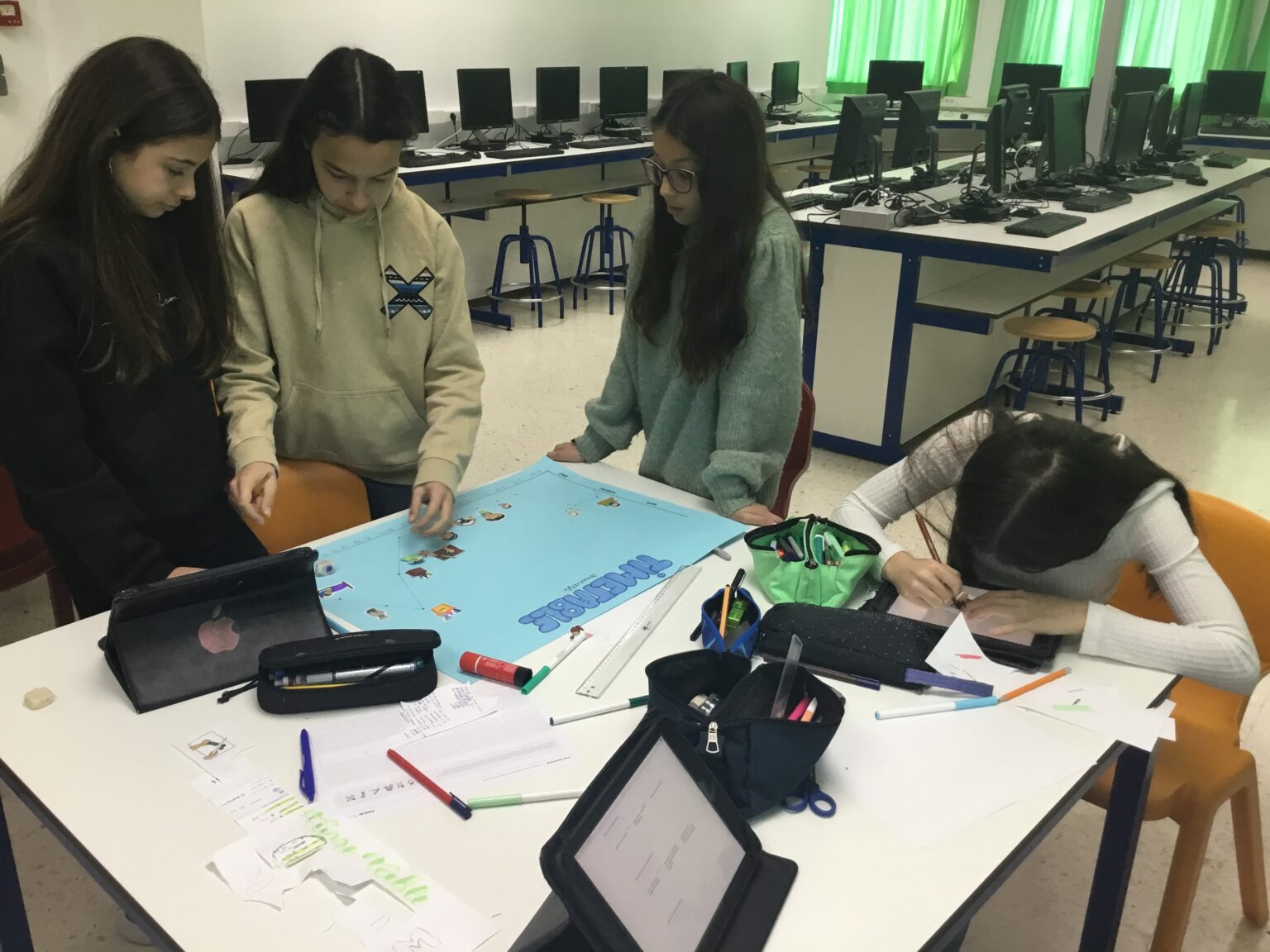 2º de Secundaria prepara el Makeable Challenge 2023