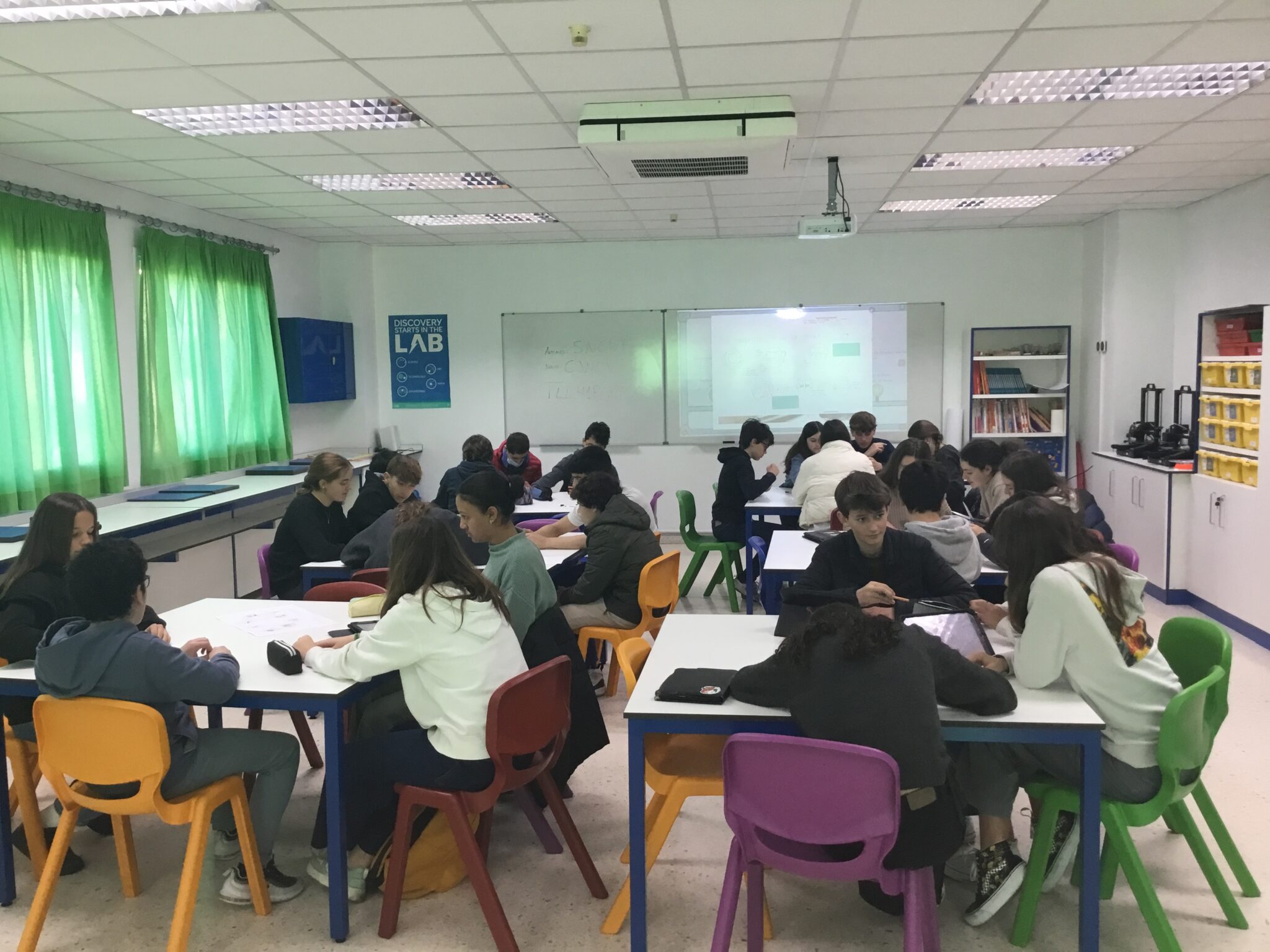 2º de Secundaria prepara el Makeable Challenge 2023