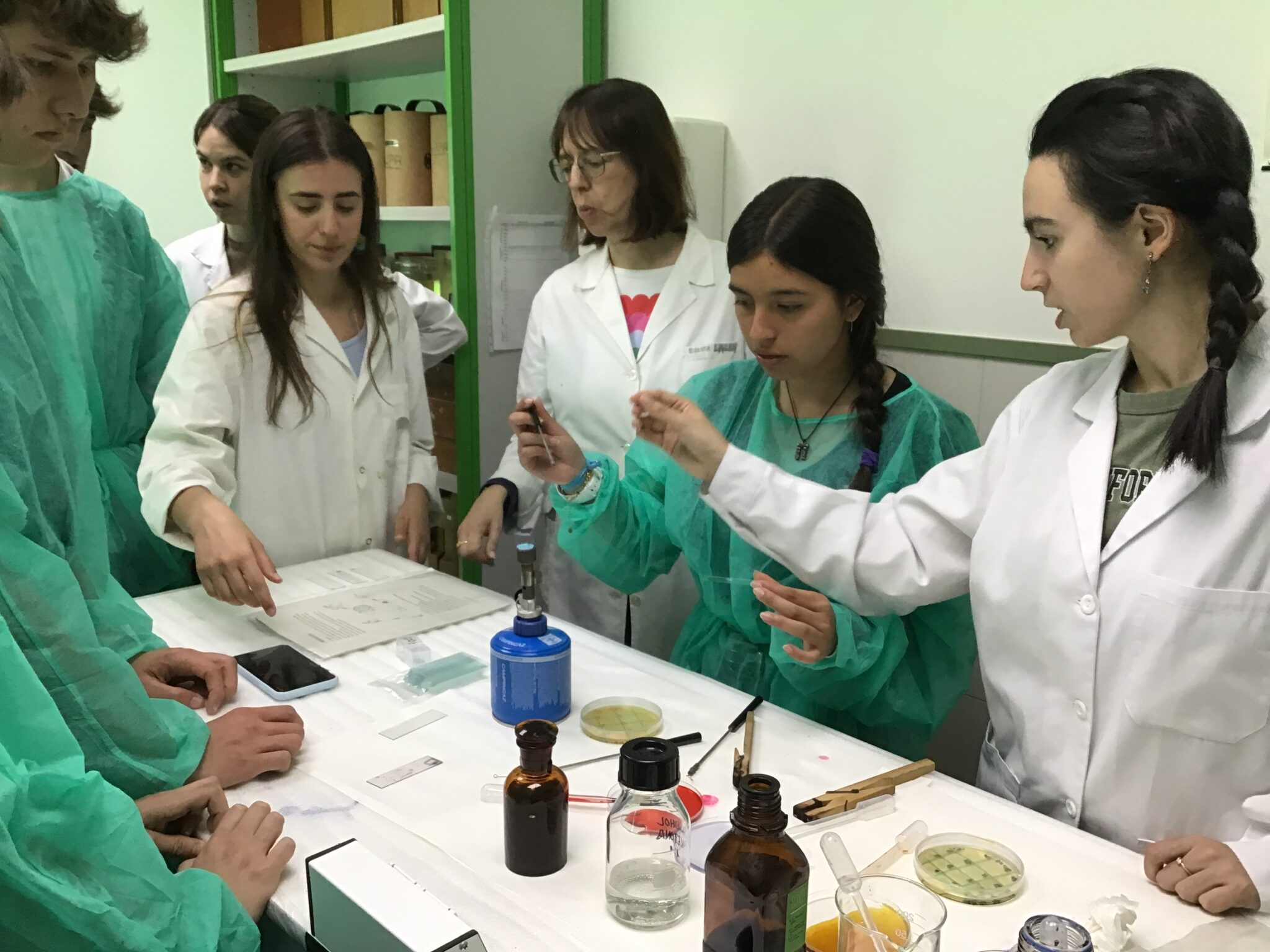 La Universidad Complutense en nuestros laboratorios - Colegio Arturo Soria